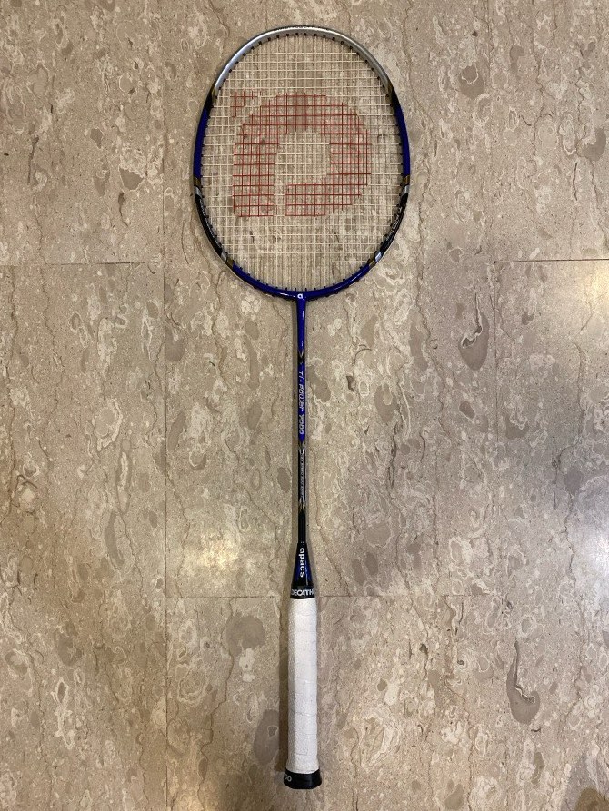 Badminton racket: APACS High speed slim shaft, Sports Equipment, Sports ...