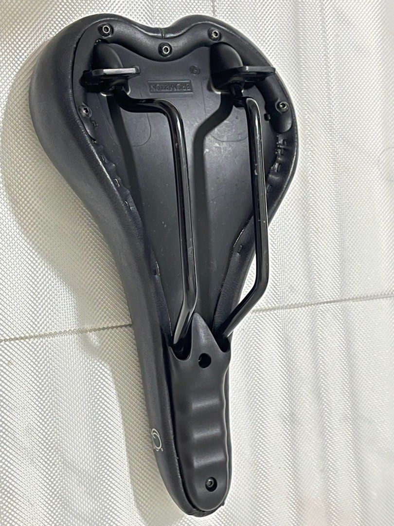 Brompton standard rail saddle, Sports Equipment, Bicycles & Parts ...