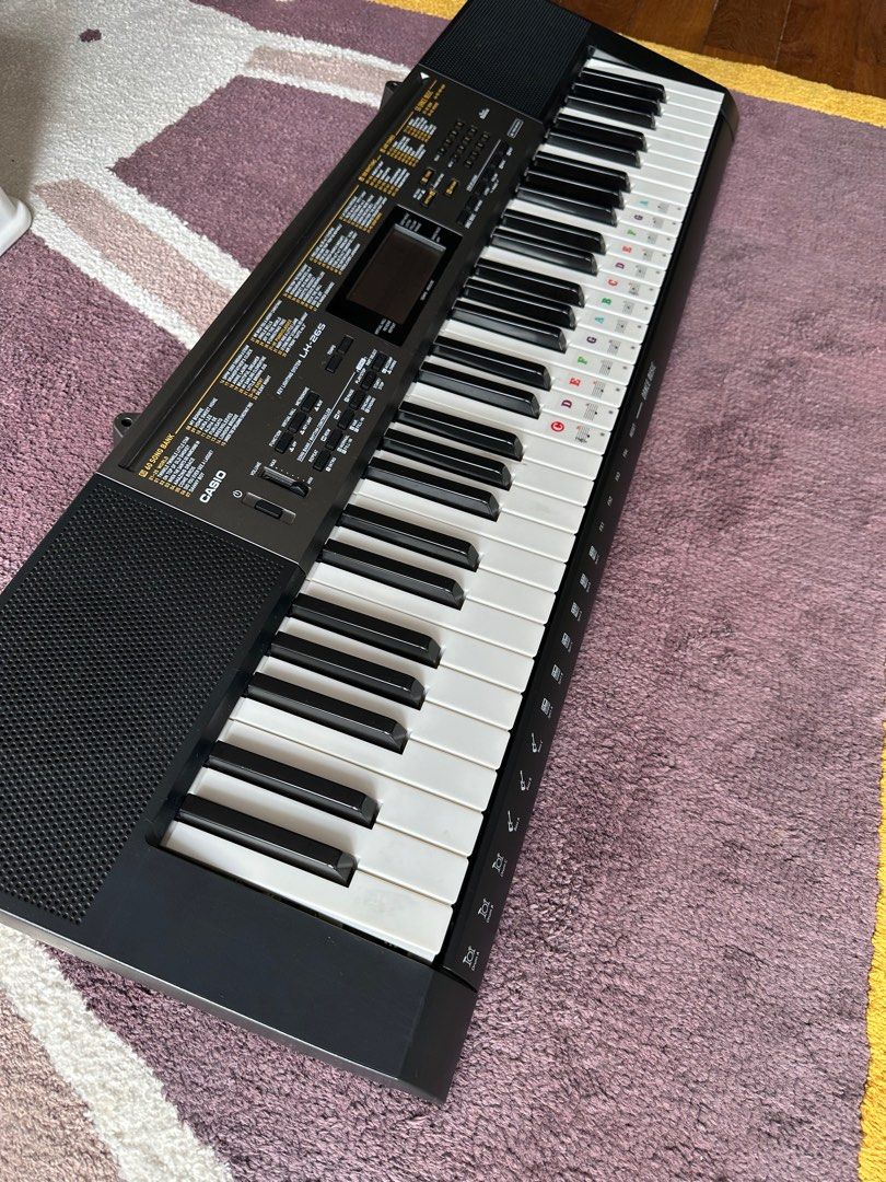 Casio LK265 Keyboard, Hobbies & Toys, Music & Media, Musical Instruments on Carousell