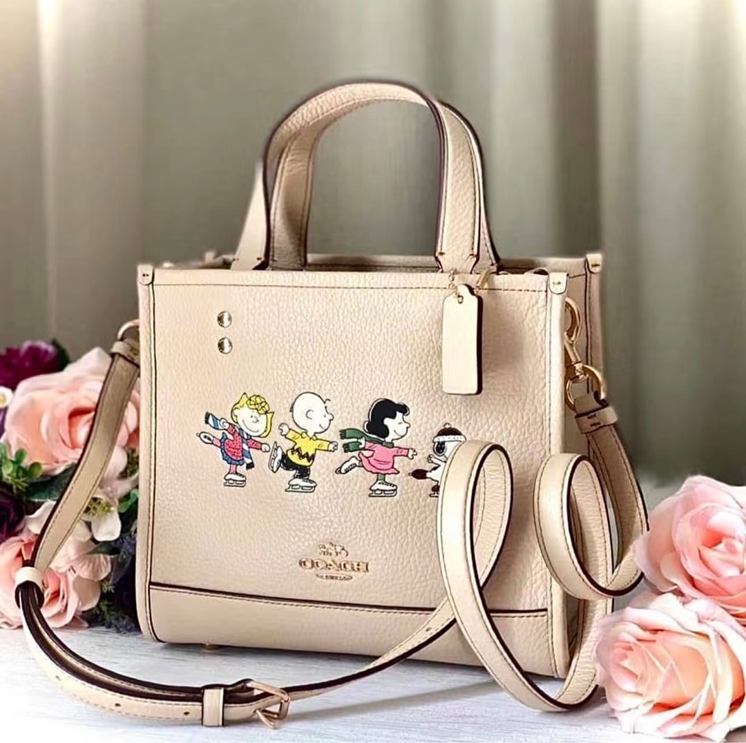 Coach dempsey tote bag 22 ready stock, Women's Fashion, Bags & Wallets ...