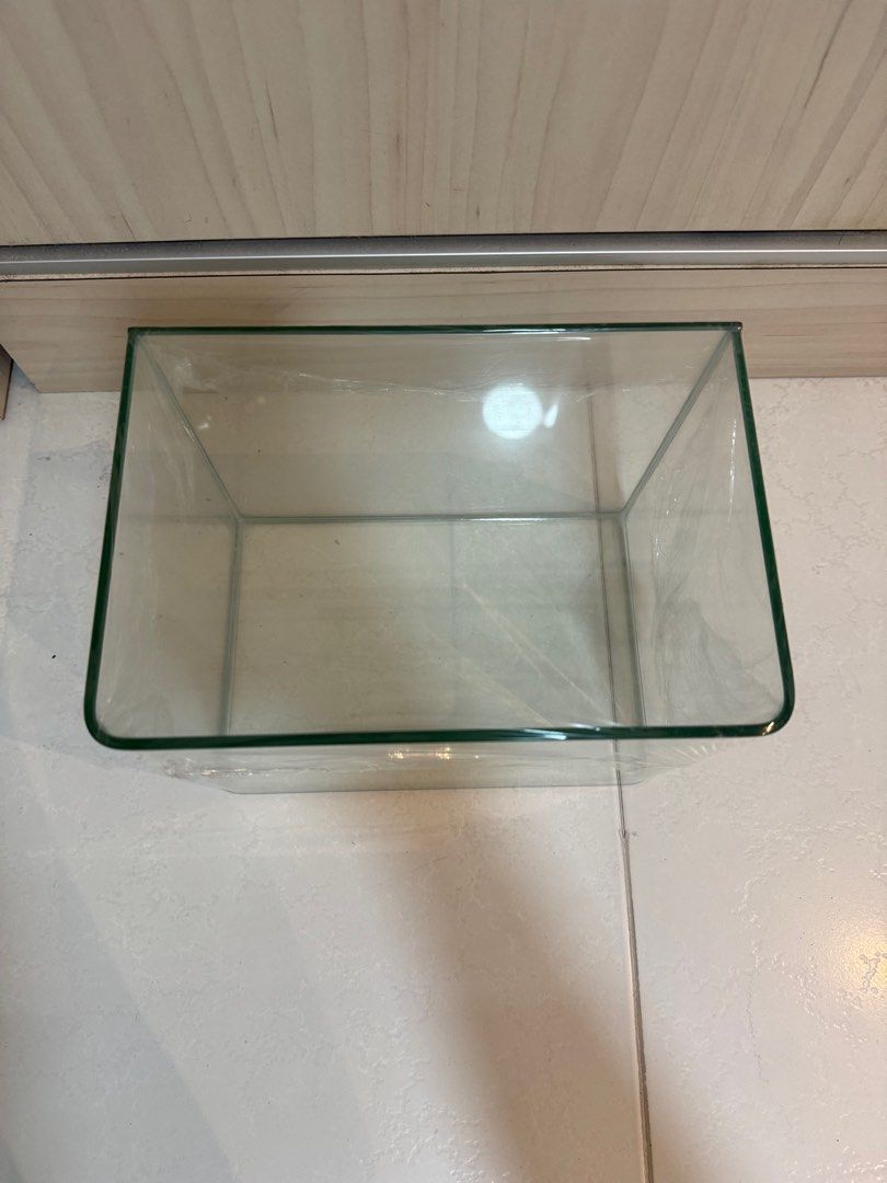 Curved edge mini fish tank, Pet Supplies, Homes & Other Pet Accessories ...