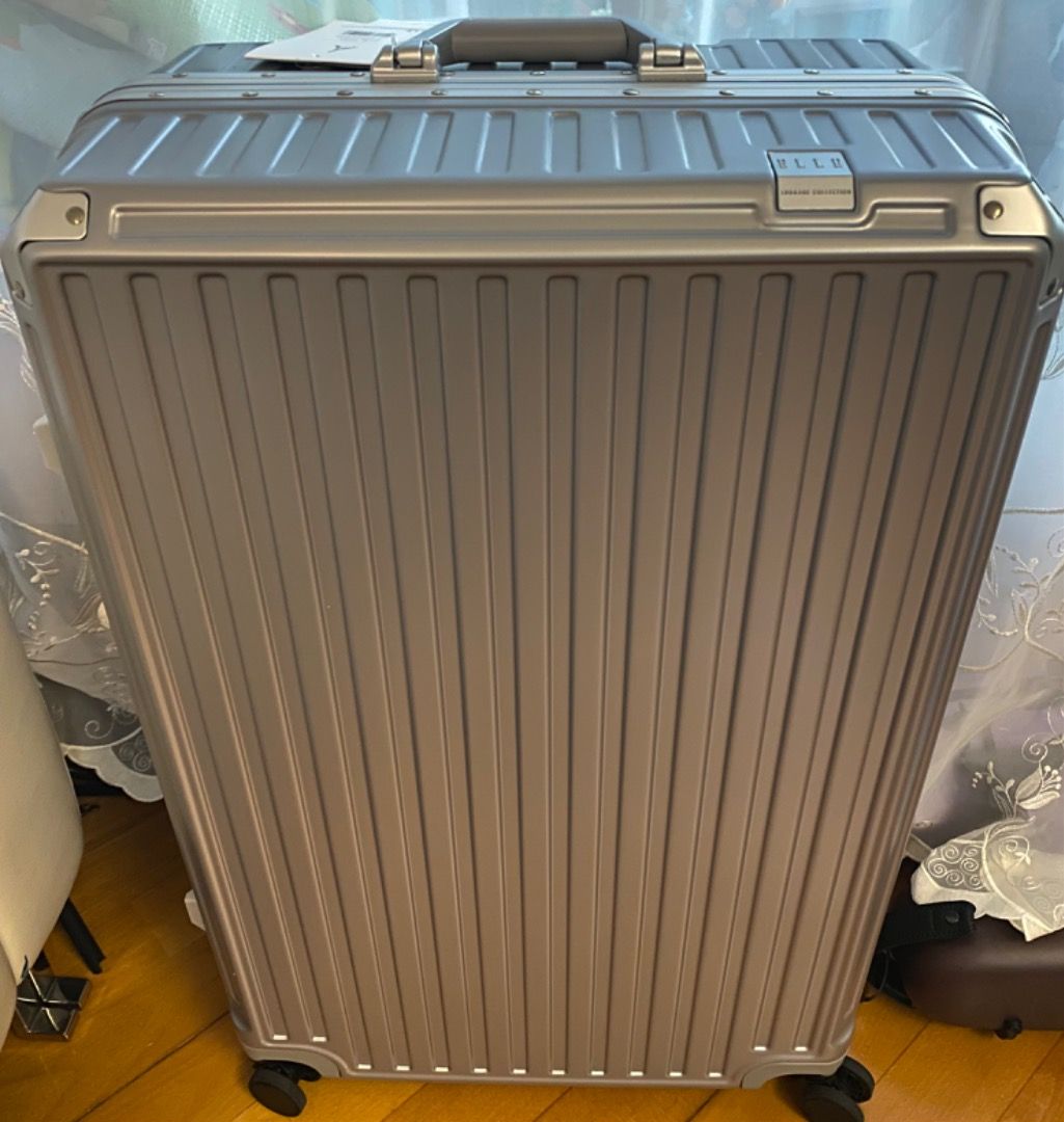 ELLE 特價發售28” 25-30kg silver baggage luggage suitcase aluminium frame ...
