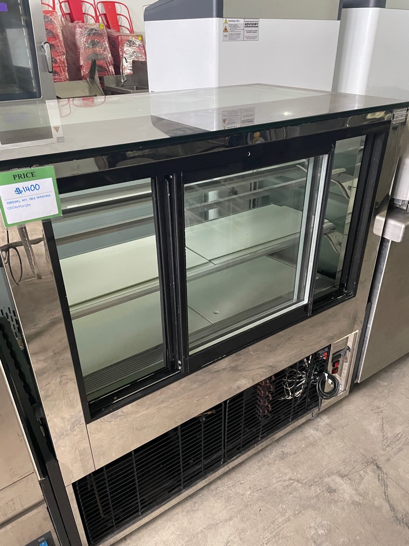 Eurochill 4ft cake showcase / display chiller / display showcase, TV ...