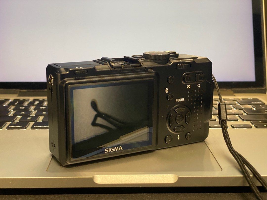 Ultra rare Sigma DP1 Foveon Sensor, Photography, Cameras on Carousell
