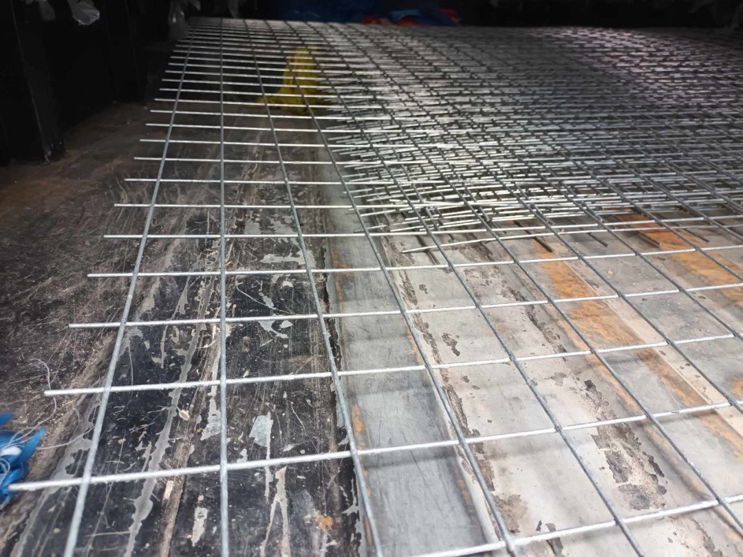 Gi Steel Matting, Commercial & Industrial, Construction Tools ...