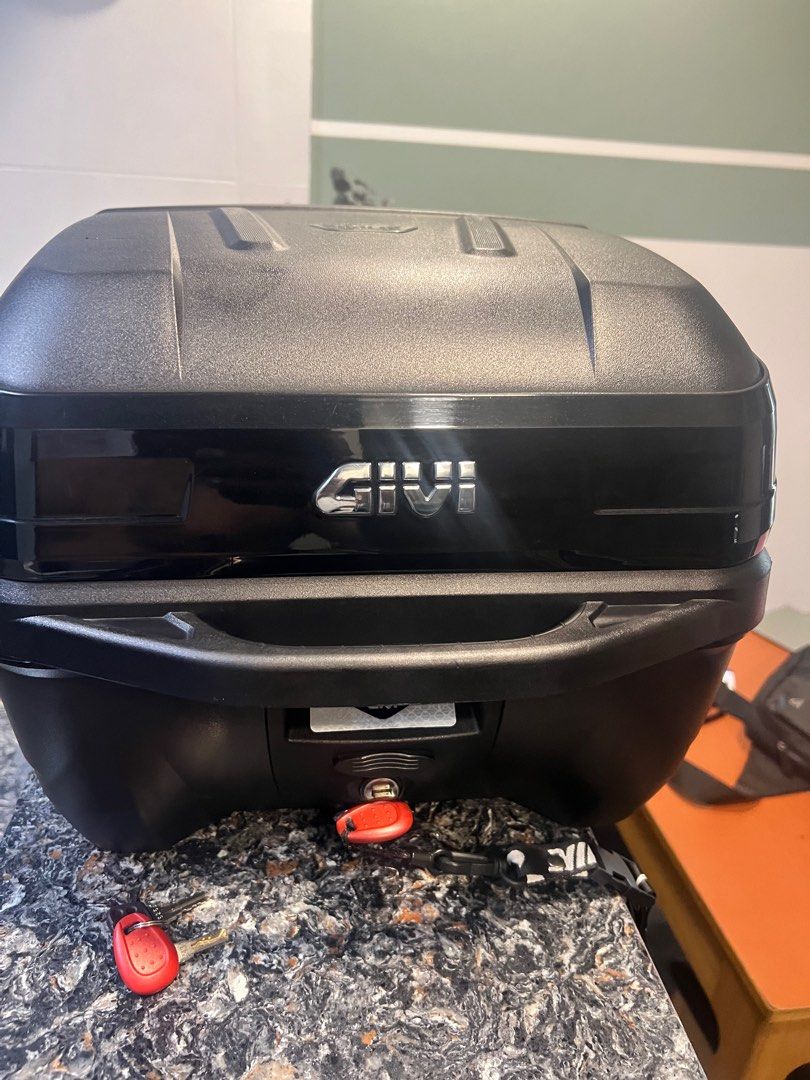 Givi Box 32L bold, Motorcycles, Motorcycle Accessories on Carousell