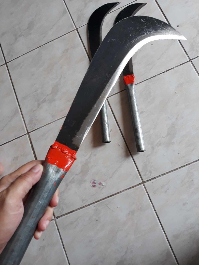 Halabas / Sickle Pang Gapas ng damo Steel Handle, Furniture & Home Living, Gardening, Gardening ...