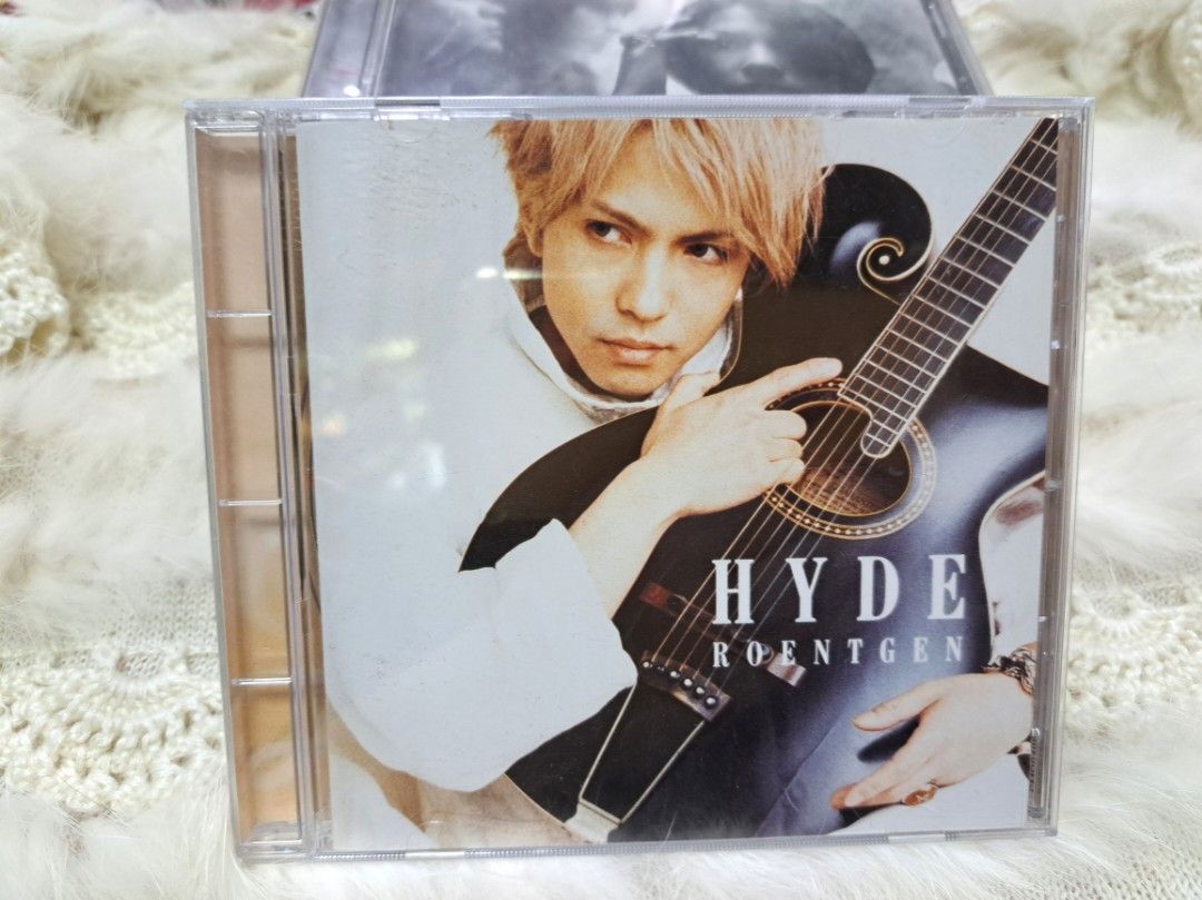 ＜二手＞日本Hyde roentgen CD專輯, 書籍、休閒與玩具, 樂器、音樂相關, CD、DVD在旋轉拍賣