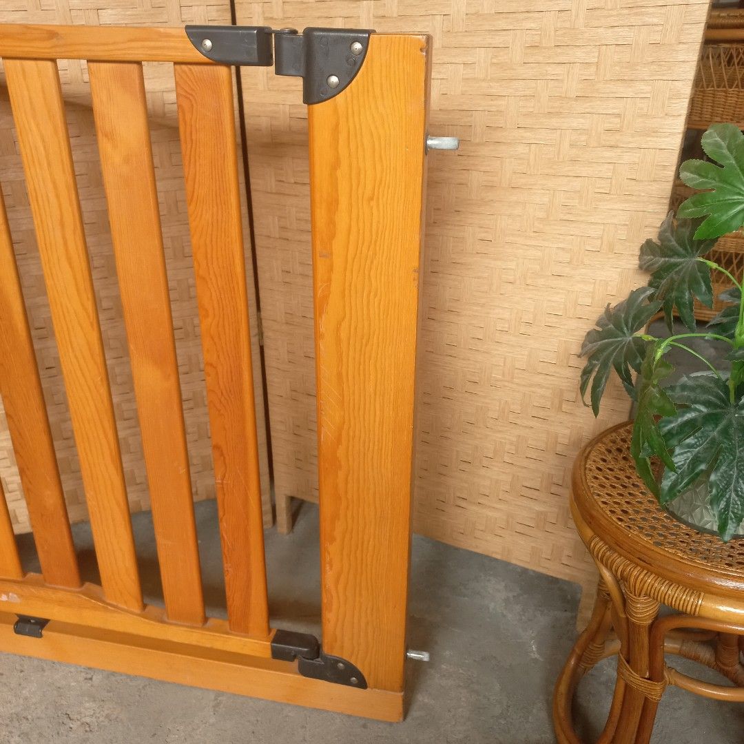 Katoji solid wood safety gate, Babies & Kids, Baby Nursery & Kids ...