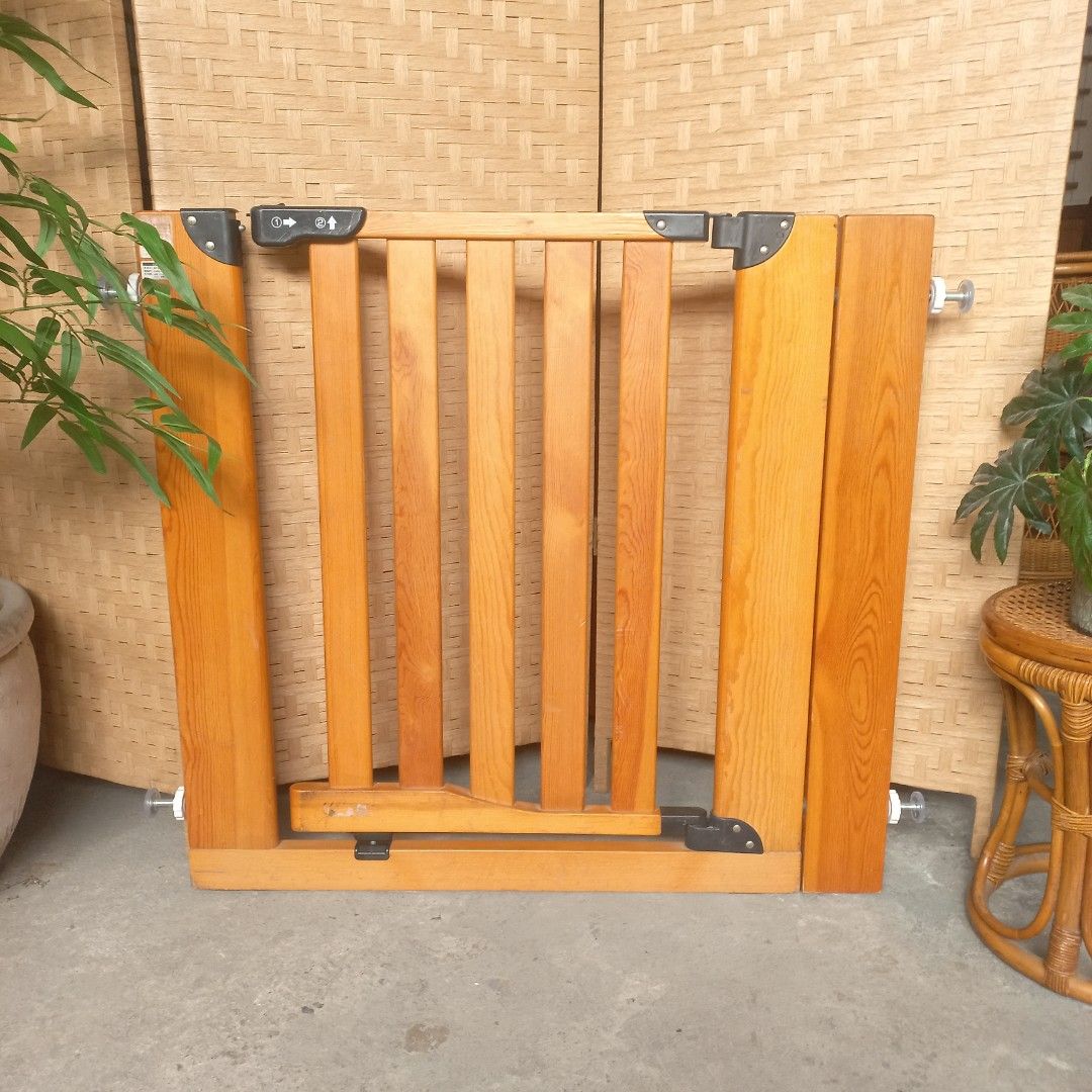 Katoji solid wood safety gate, Babies & Kids, Baby Nursery & Kids ...