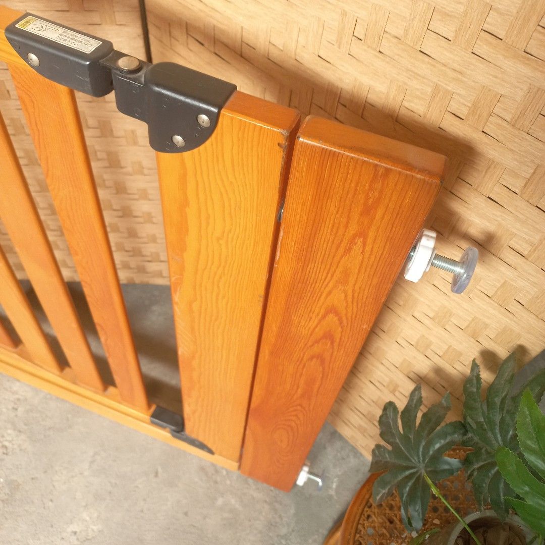 Katoji solid wood safety gate, Babies & Kids, Baby Nursery & Kids ...