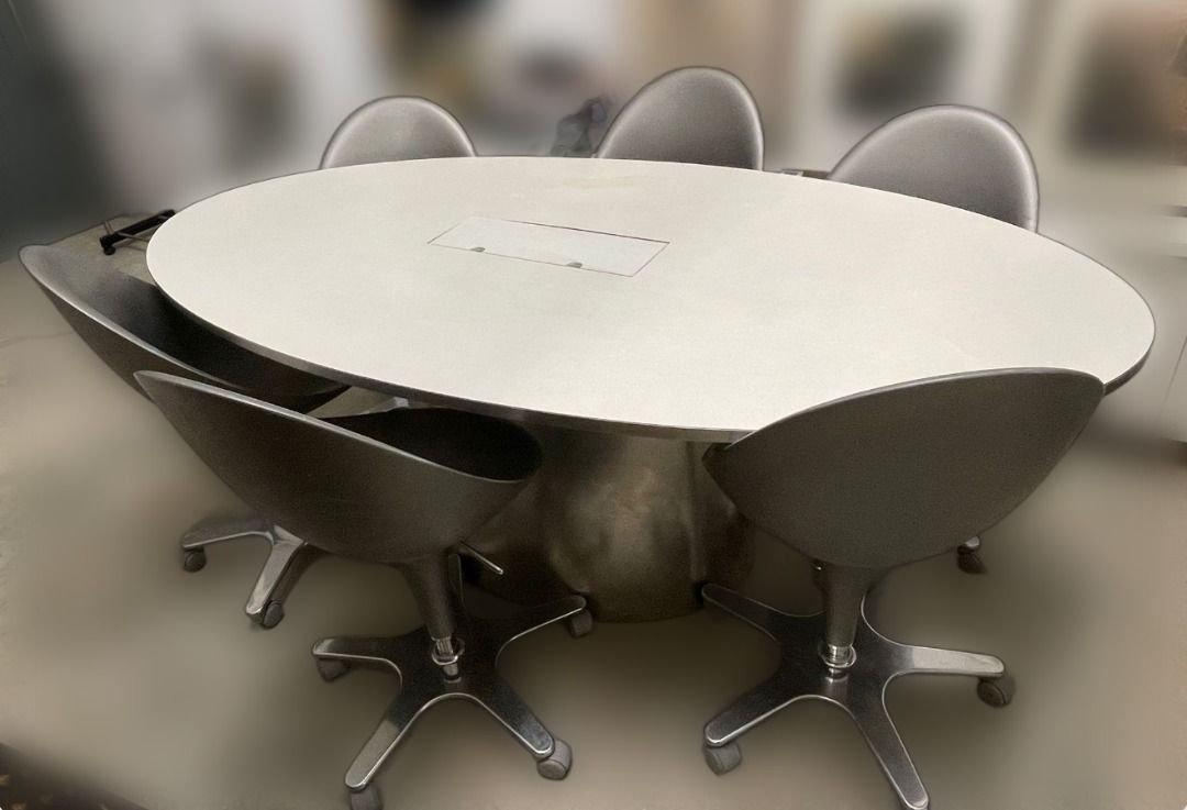 Magis Bombo | Oval Table and Chair (on wheels) set | Furniture ...