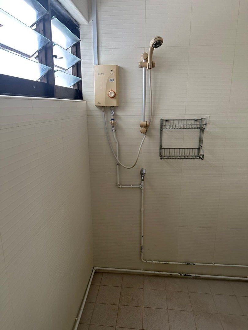 MASTER BEDROOM FEMALE SHARING CLEMENTI | $750 | COOKING ALLOWED | NEAR ...