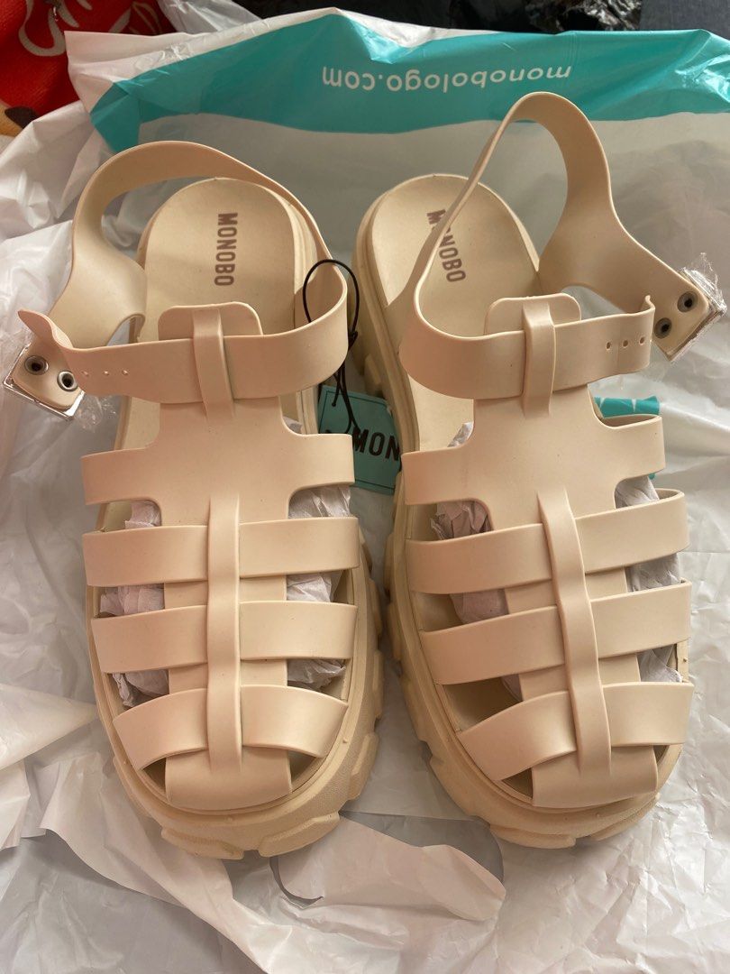 Monobo Milan Plus Warm White US8/EU39, Women's Fashion, Footwear ...