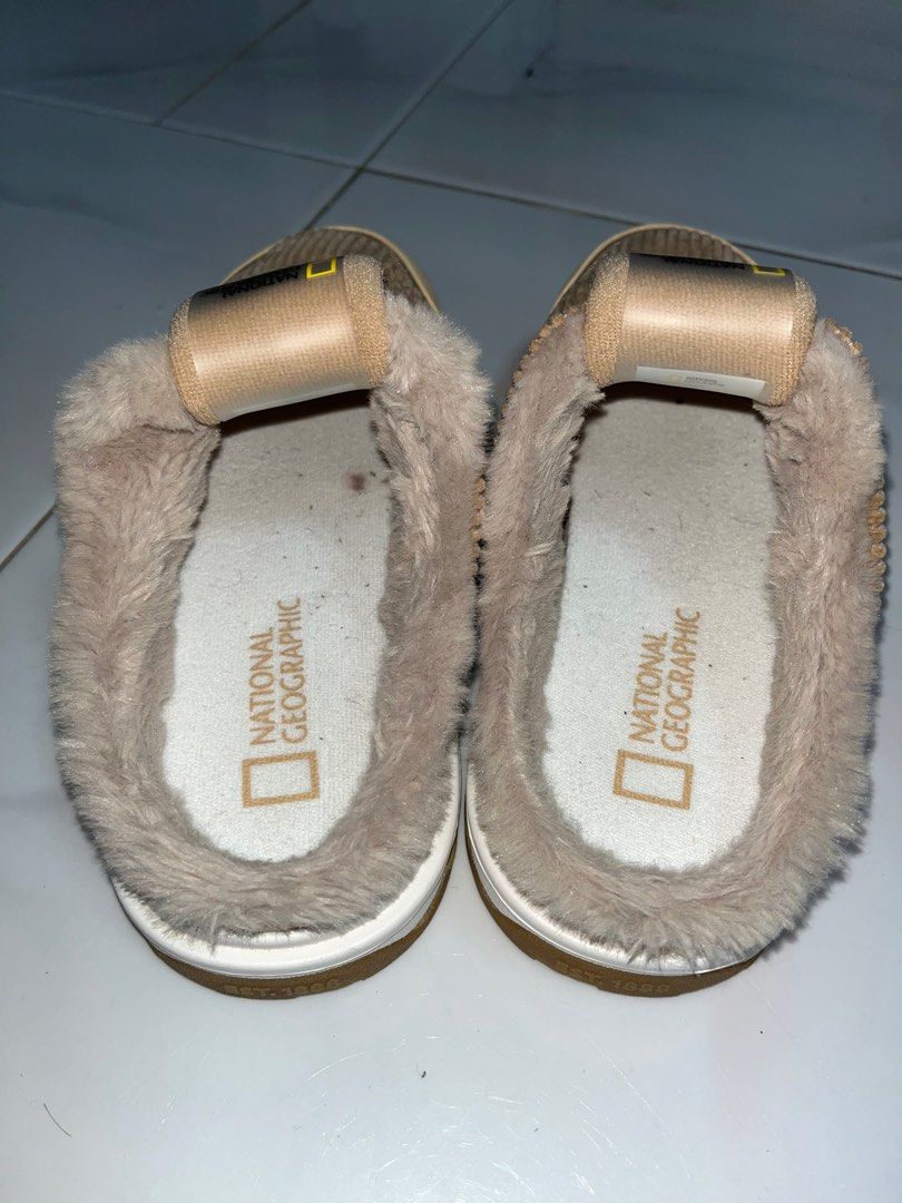 National Geographic Mule, Women's Fashion, Footwear, Flipflops and ...