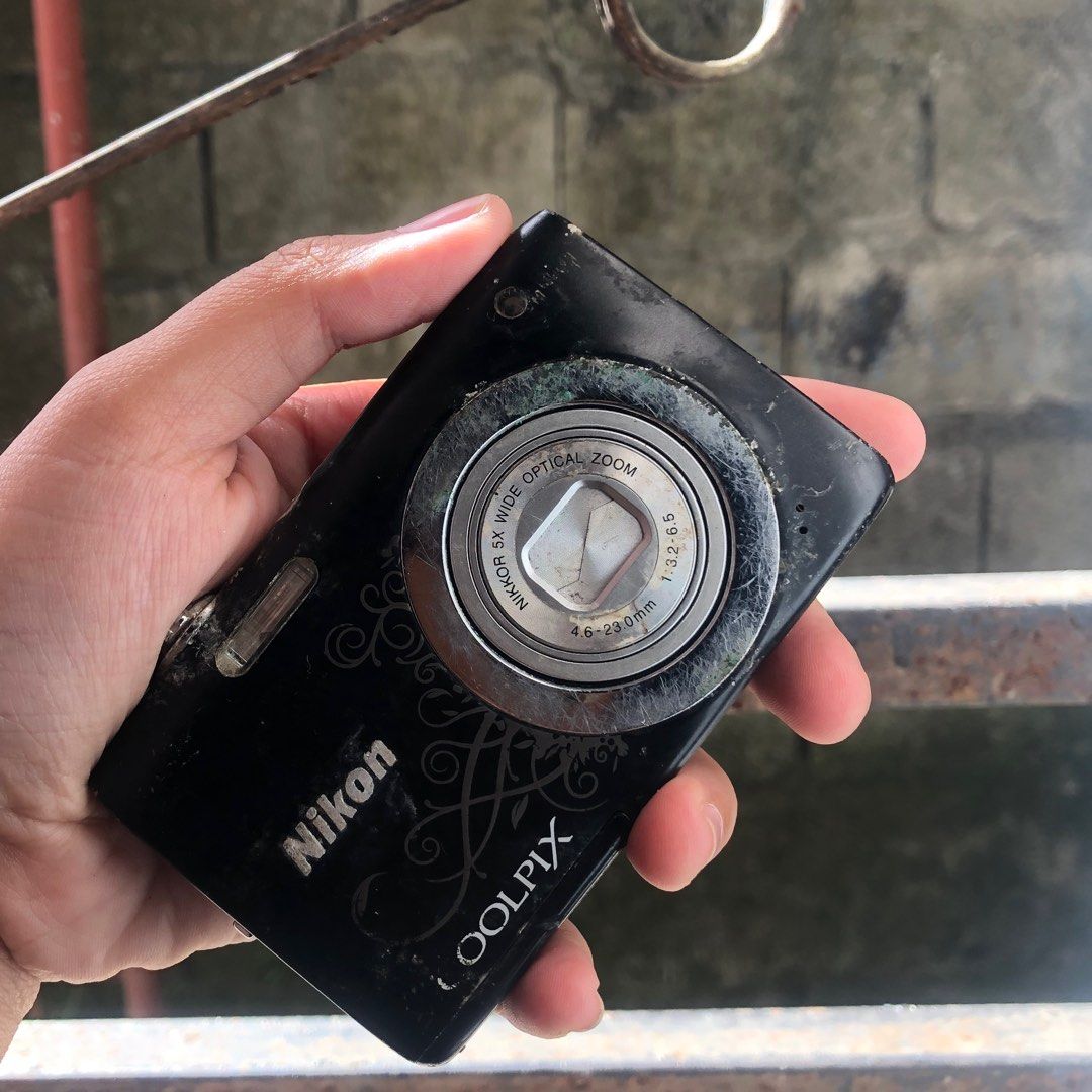 NIKON COOLPIX 2600, Photography, Cameras on Carousell