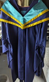 NUS Graduation Gown (Bachelor - social sciences), Women's Fashion ...