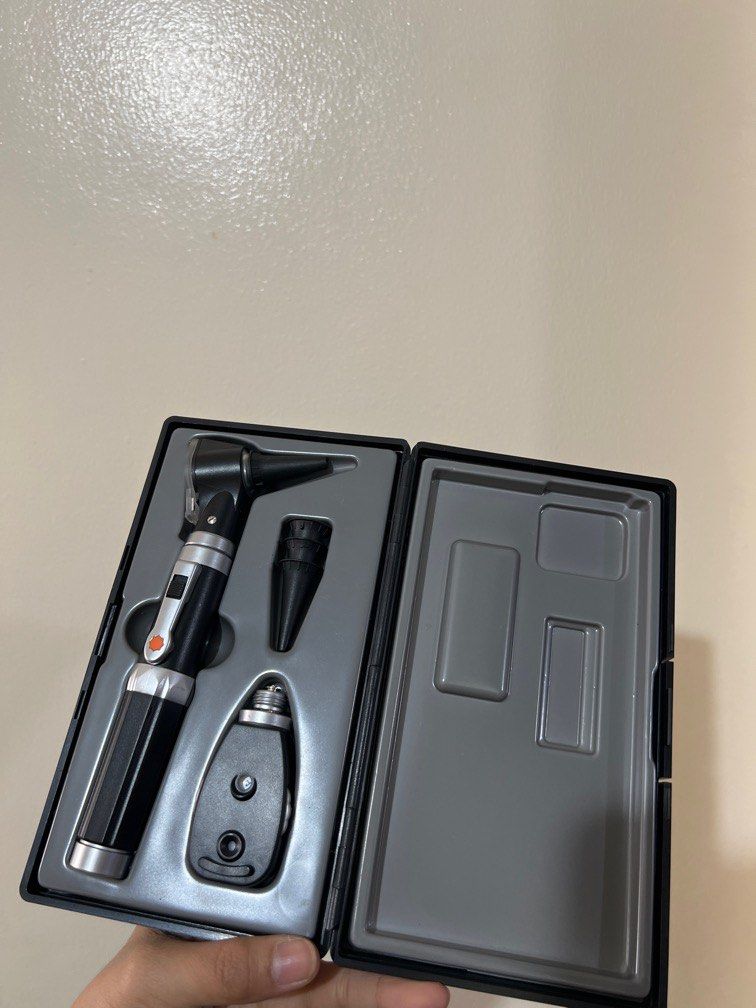 Otoscope and Ophthalmoscope Set, Health & Nutrition, Medical Supplies & Tools on Carousell