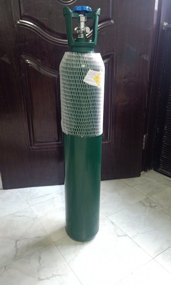 Oxygen Tank (20 lbs) + Regulator, Health & Nutrition, Medical Supplies ...