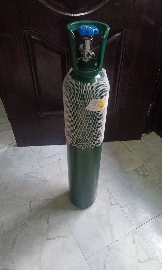 Oxygen Tank (20 lbs) + Regulator, Health & Nutrition, Medical Supplies ...