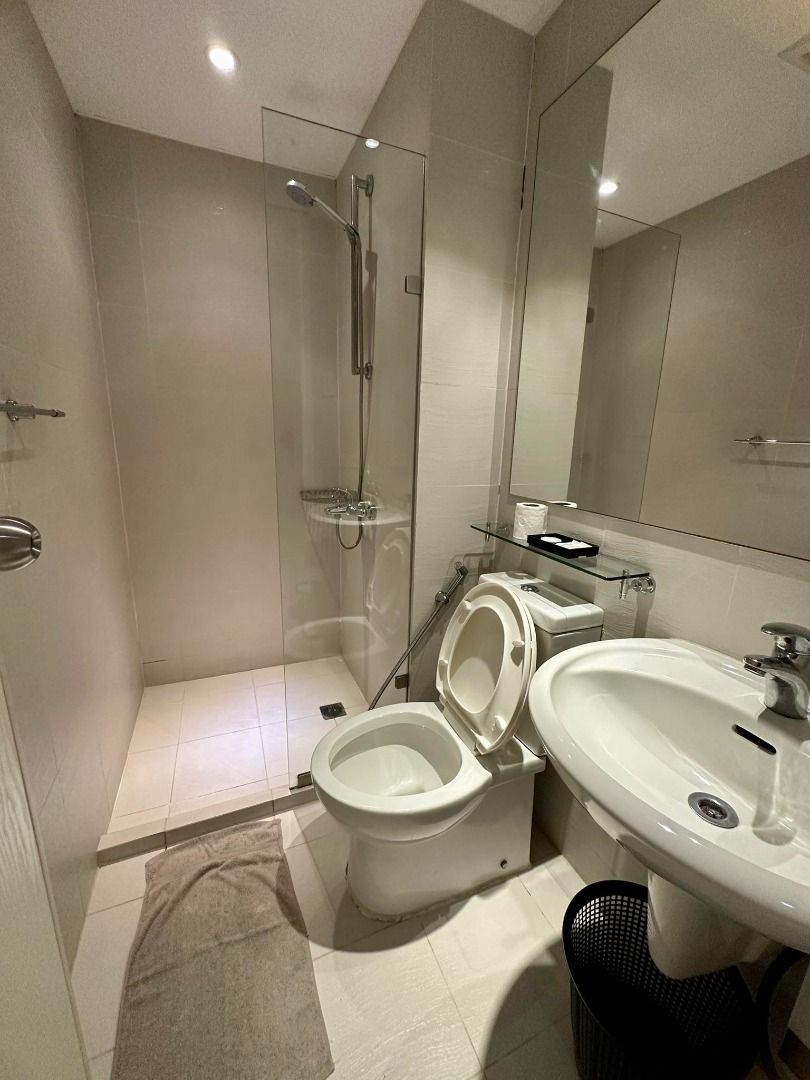 Paranaque Condo Unit at Azure Urban Resort Residences P3.7 Million ...