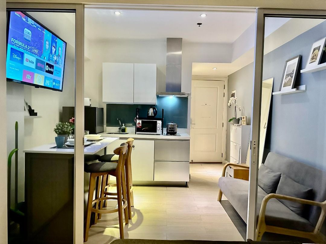 Paranaque Condo Unit at Azure Urban Resort Residences P3.7 Million ...