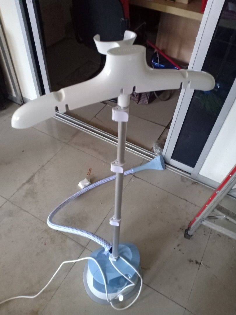 Philip Standing Steam Iron, TV & Home Appliances, Irons & Steamers on ...