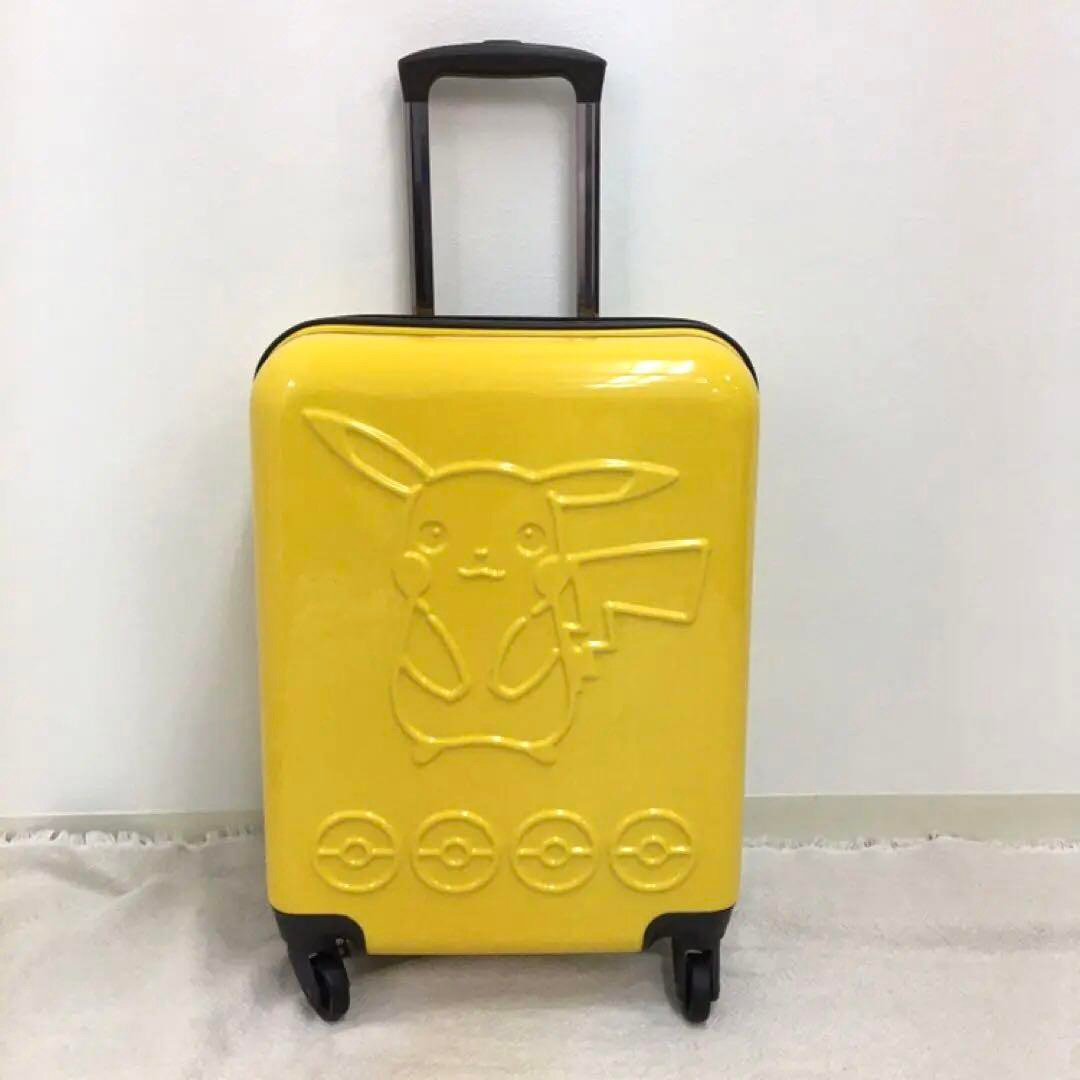 Pikachu carry bag yellow pokeball footprint no scratches or stains ...