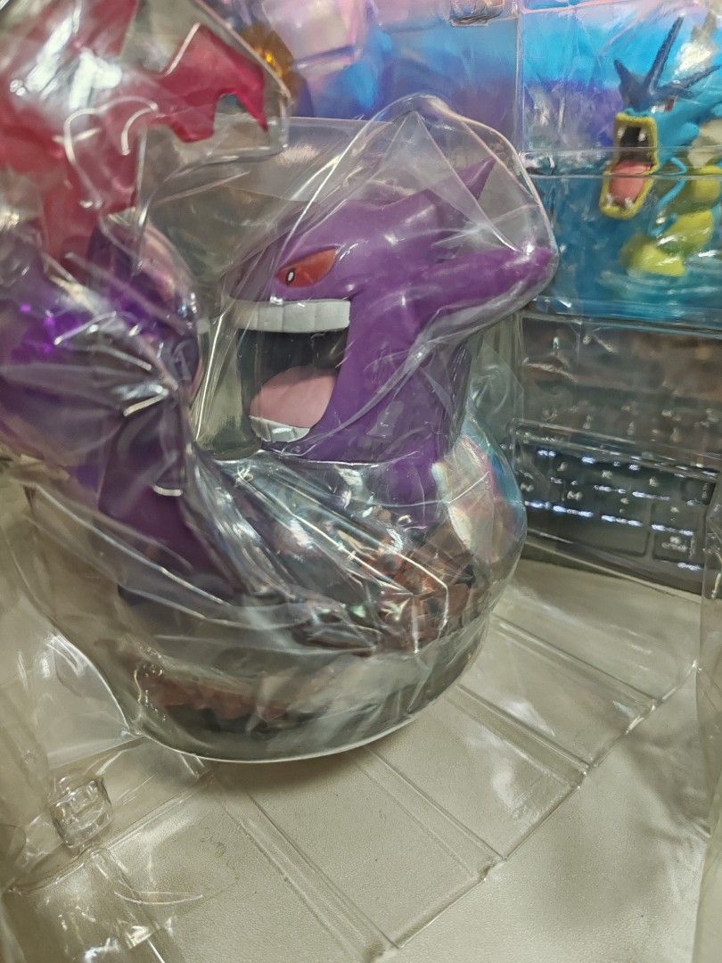 Pokemon Mewtwo Gengar Dragonite Gyrados Venusaur Pikachu Machamp ...