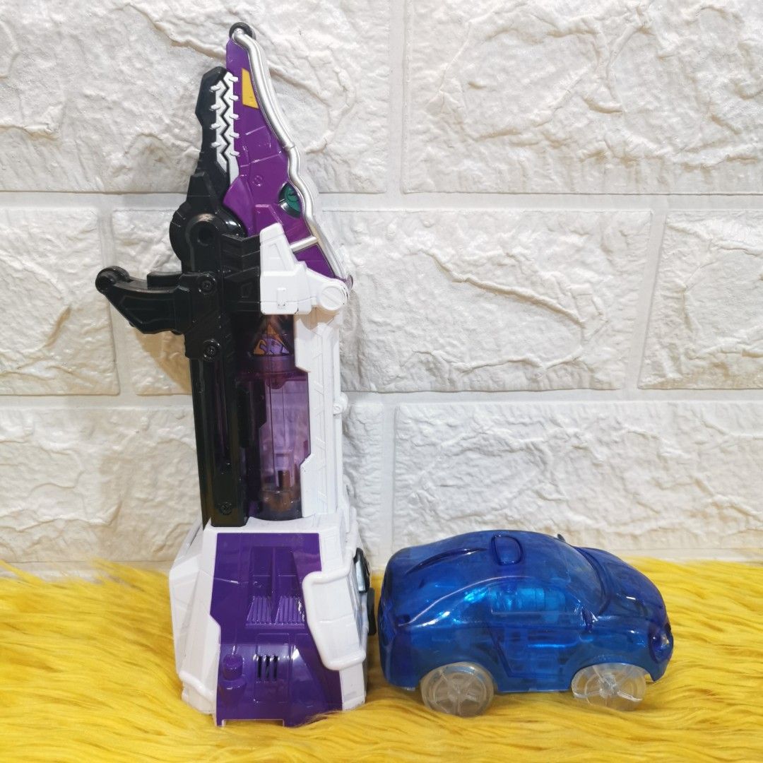 Power Ranger robot arm and car with lights, plus Magformer free ...