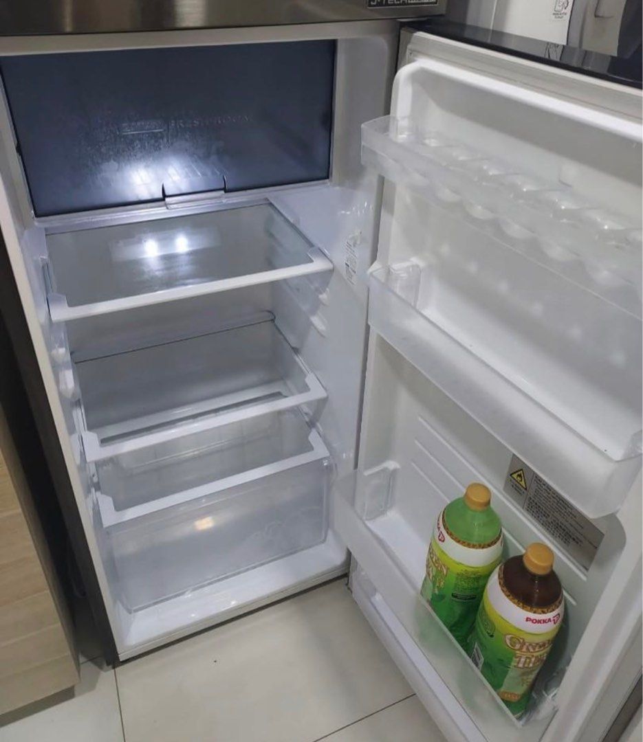 Sharp 2 door fridge / freezer 253L, TV & Home Appliances, Kitchen ...