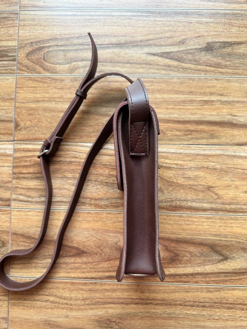 Straightforward Sling Bag, Women's Fashion, Bags & Wallets, Cross-body Bags on Carousell