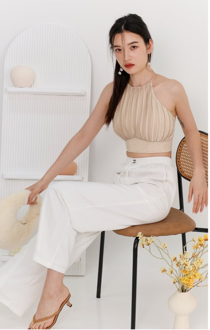 TSS pleated halter top, Women's Fashion, Tops, Sleeveless on Carousell