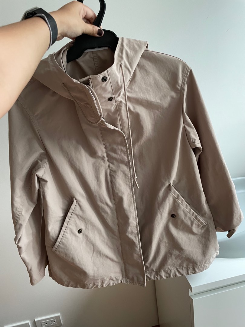 Uniqlo Rain Jacket, Women's Fashion, Coats, Jackets and Outerwear on ...
