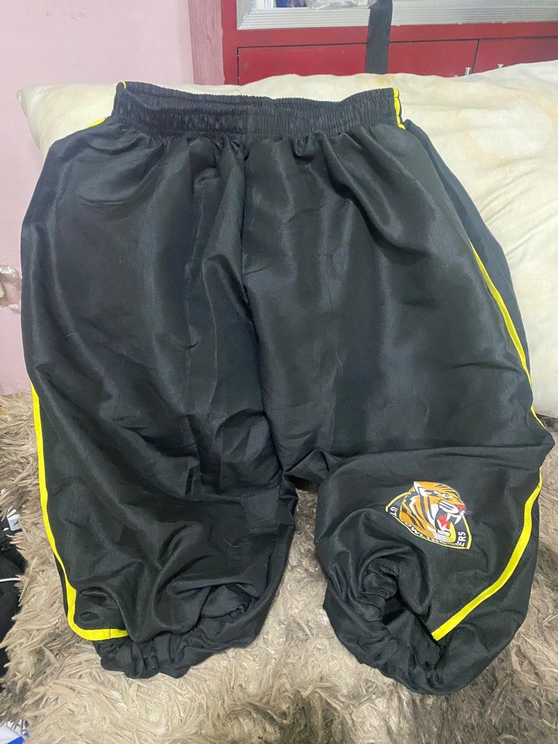 UST Path-Fit Uniform (PE), Men's Fashion, Activewear on Carousell