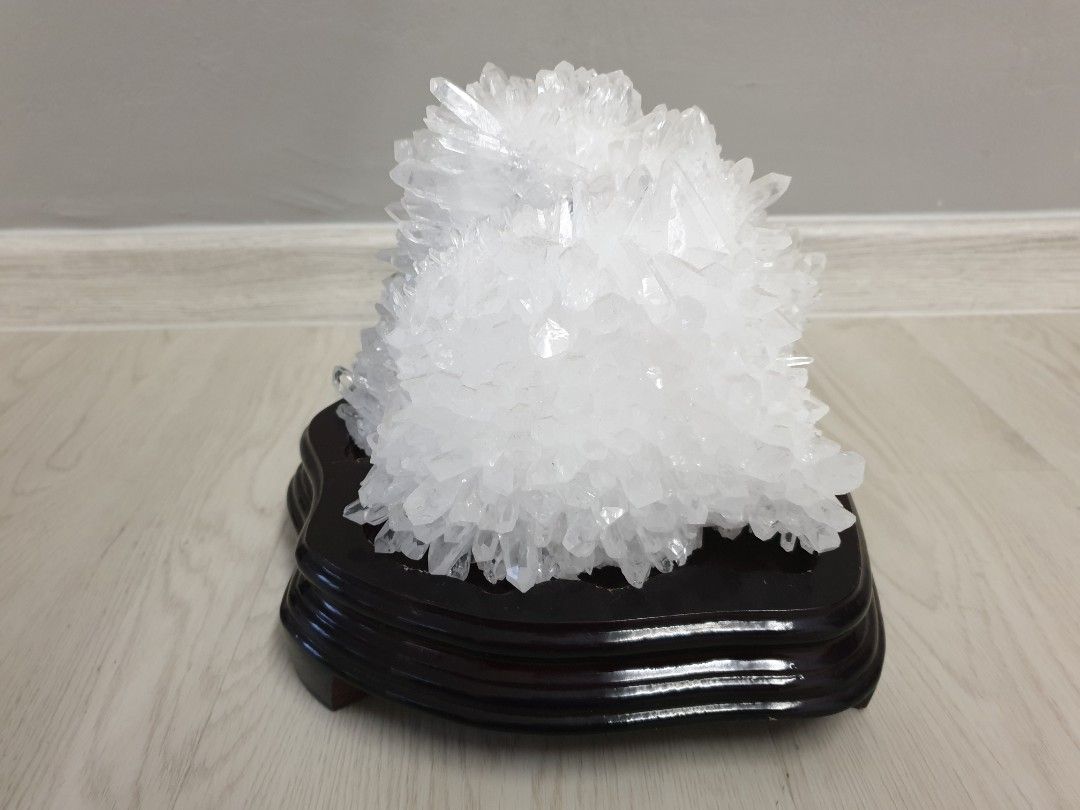 White crystal twin cluster dome, Hobbies & Toys, Memorabilia ...