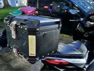Xmax V2 Box and Box Rack (Kappa) looks very new, Motorcycles ...