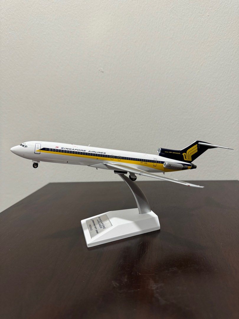1/200 Singapore Airlines B727-200, Hobbies & Toys, Toys & Games on ...