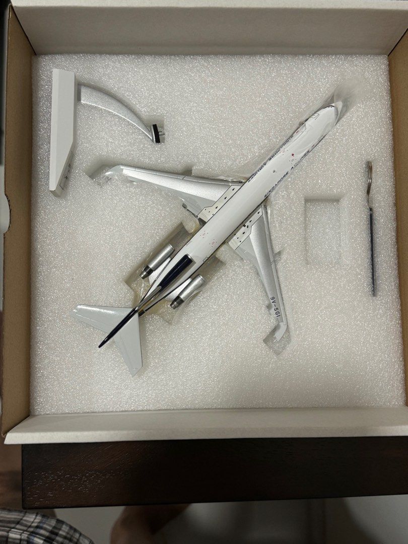 1/200 Singapore Airlines B727-200, Hobbies & Toys, Toys & Games on ...
