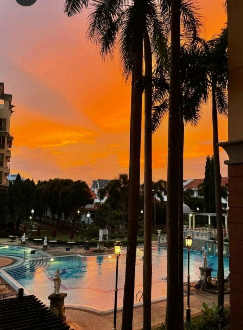 50 steps to Kembangan MRT Station. Full swimming pool view. Stunning ...