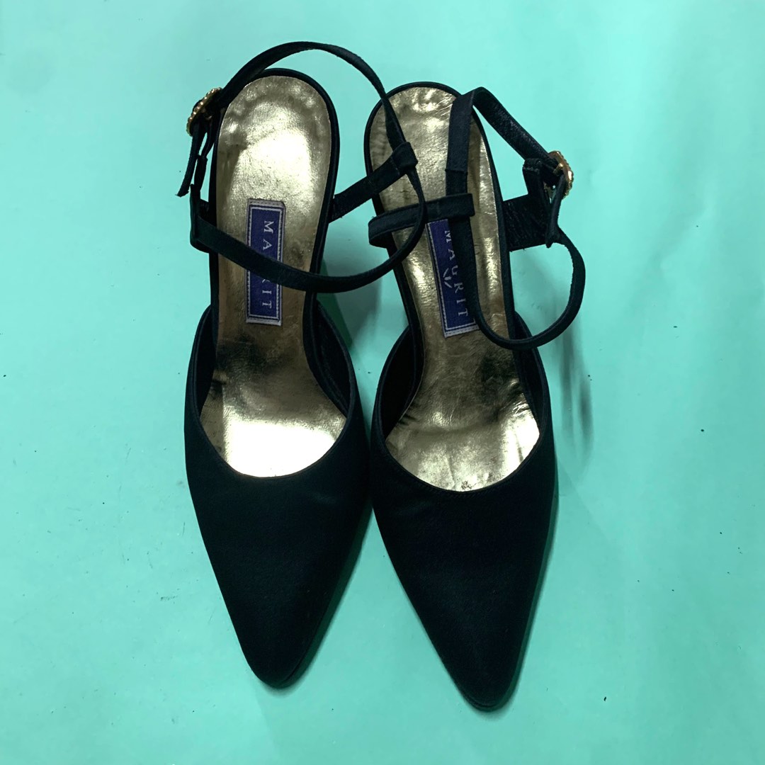 Black Pointy Low Heels, Women's Fashion, Footwear, Heels on Carousell