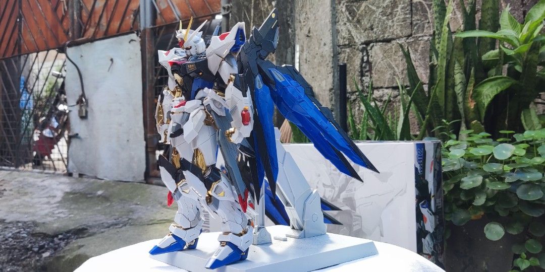 Bootleg gundam master grade 1/100, Hobbies & Toys, Toys & Games on ...