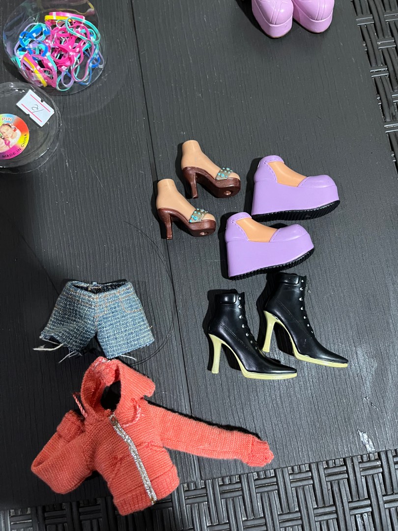 Bratz shoes and clothes, Hobbies & Toys, Toys & Games on Carousell