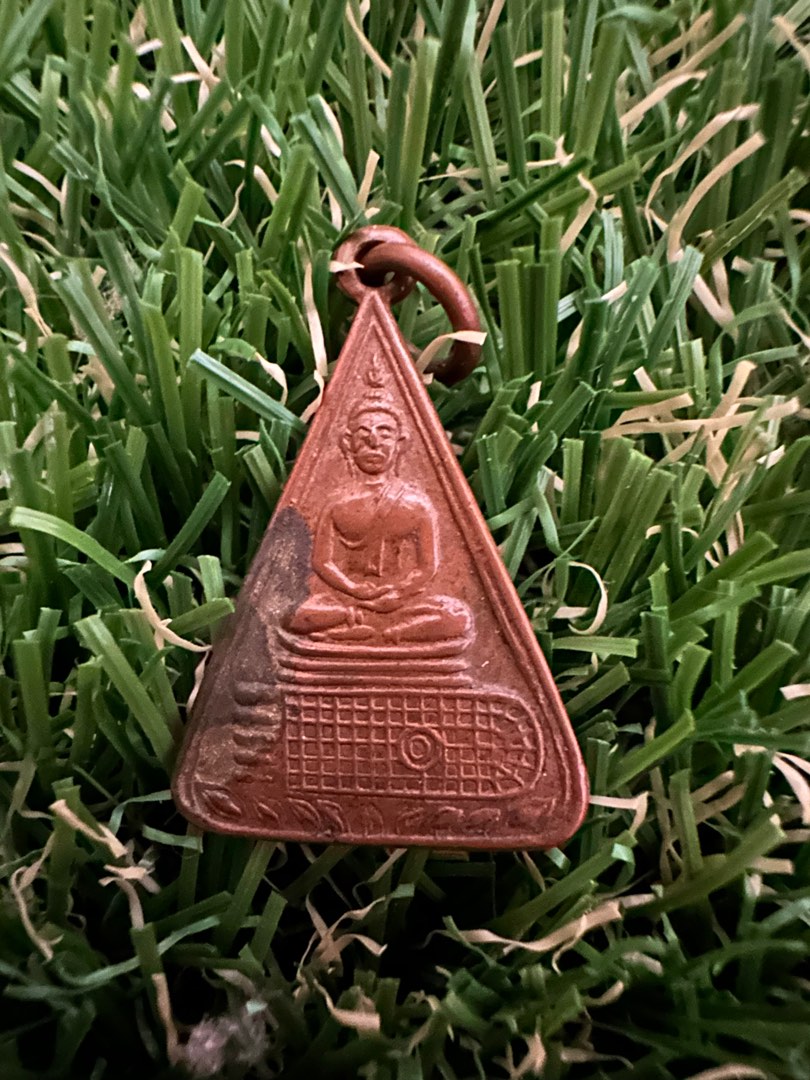 Buddha footprint coin Somdej Phra Buddhacarya (Nawam), Hobbies & Toys ...