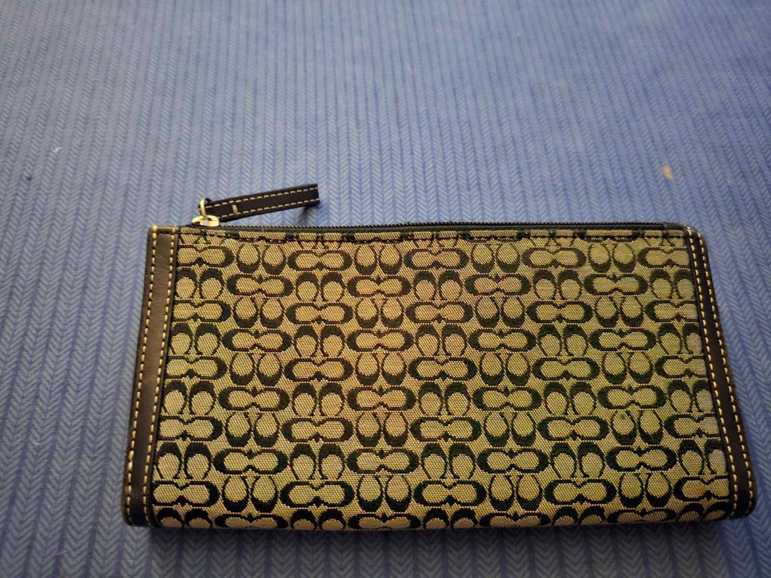 Coach Wallet, Women's Fashion, Bags & Wallets, Wallets & Card holders ...