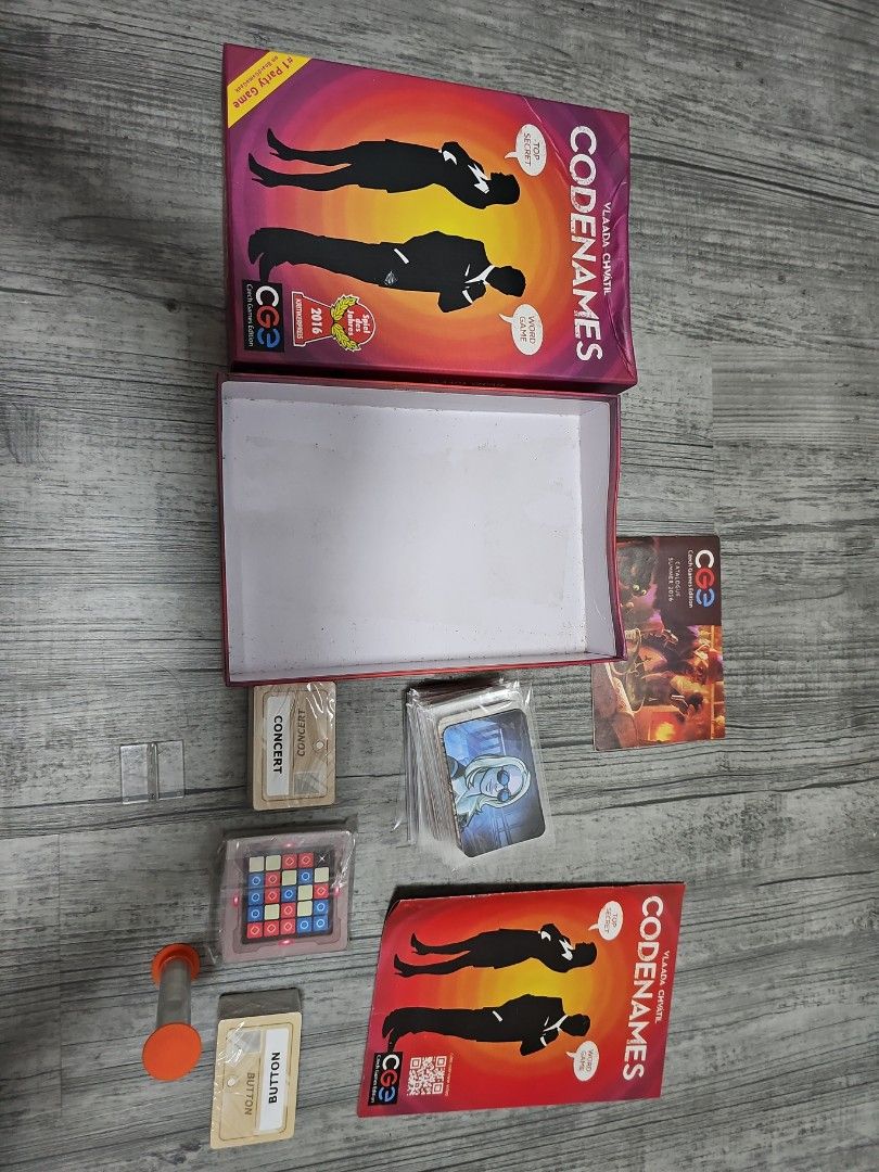 Codenames Board Game, Hobbies & Toys, Toys & Games on Carousell