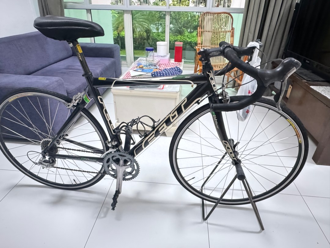 Felt carbon road bike, Sports Equipment, Bicycles & Parts, Bicycles on Carousell