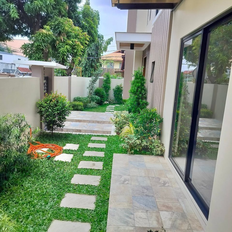 FOR SALE! 375 sqm Brand New Corner Lot Modern House and Lot at BF ...