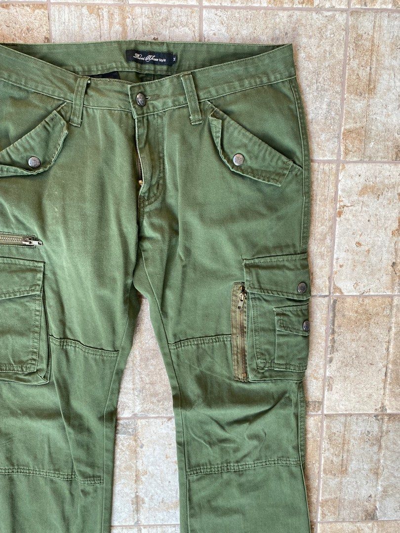 Green Flared Cargo Pants, Men's Fashion, Bottoms, Jeans on Carousell