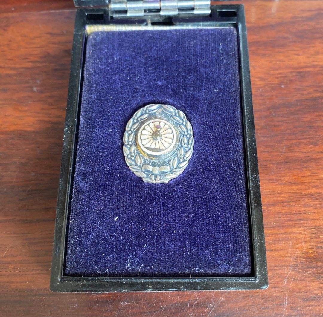 Japanese Military Badge With Original Box Pure silver metal, Hobbies ...